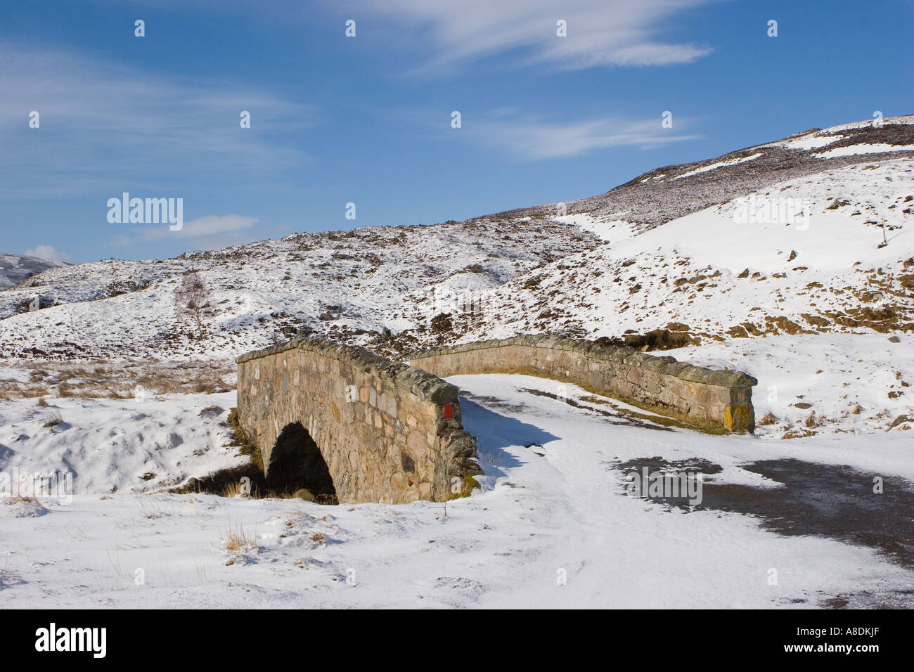 Scottish winter scene - Small Old stone Bridge on Gairnshiel Road ...