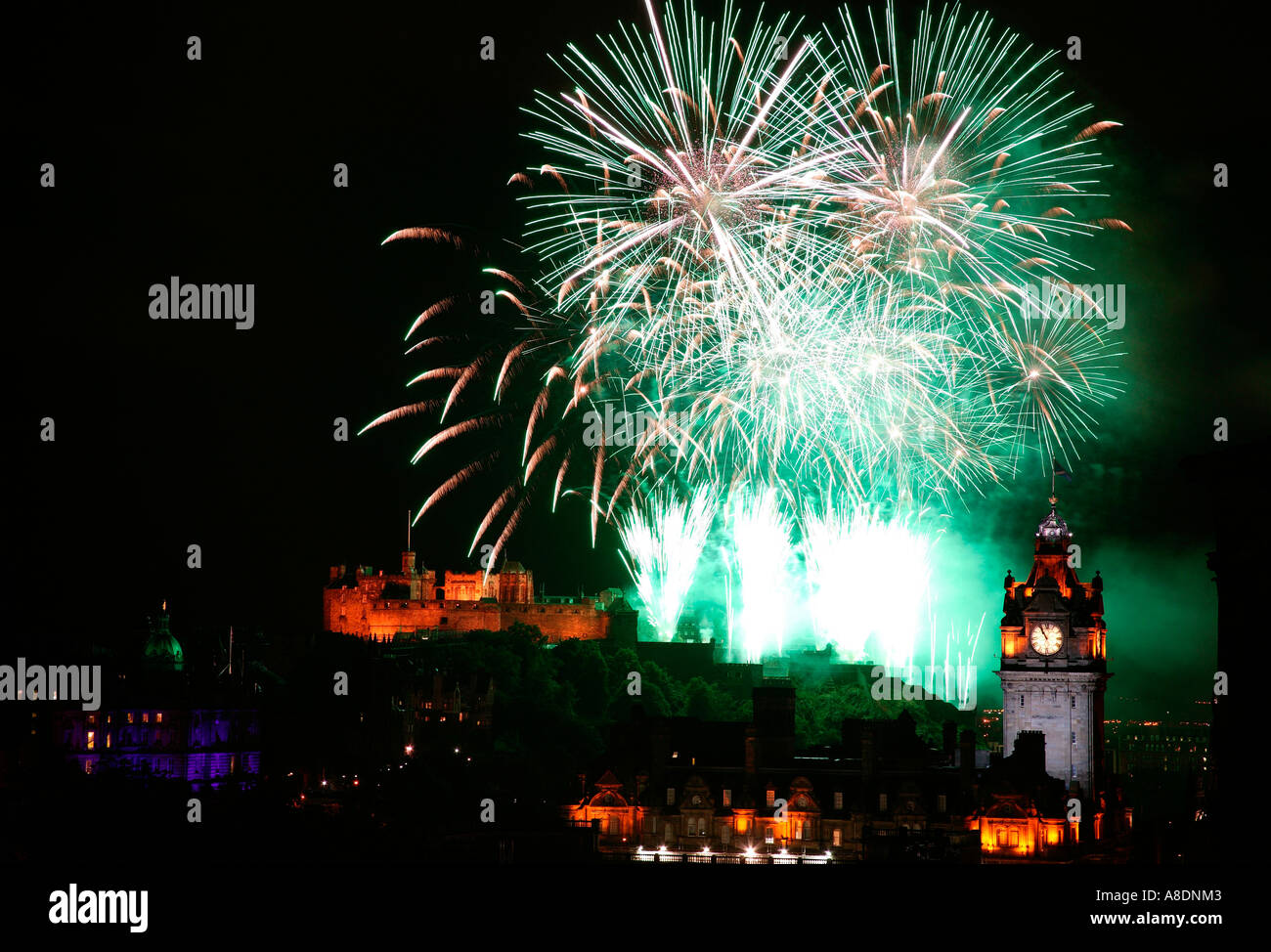 Fireworks silhouette scotland hi-res stock photography and images - Alamy