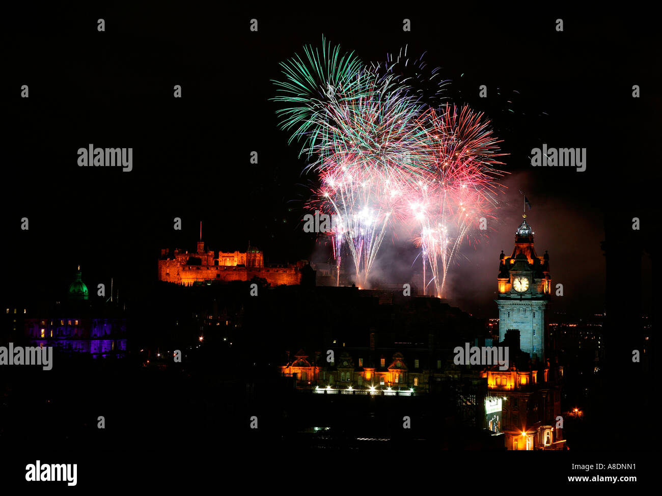Fireworks silhouette scotland hi-res stock photography and images - Alamy