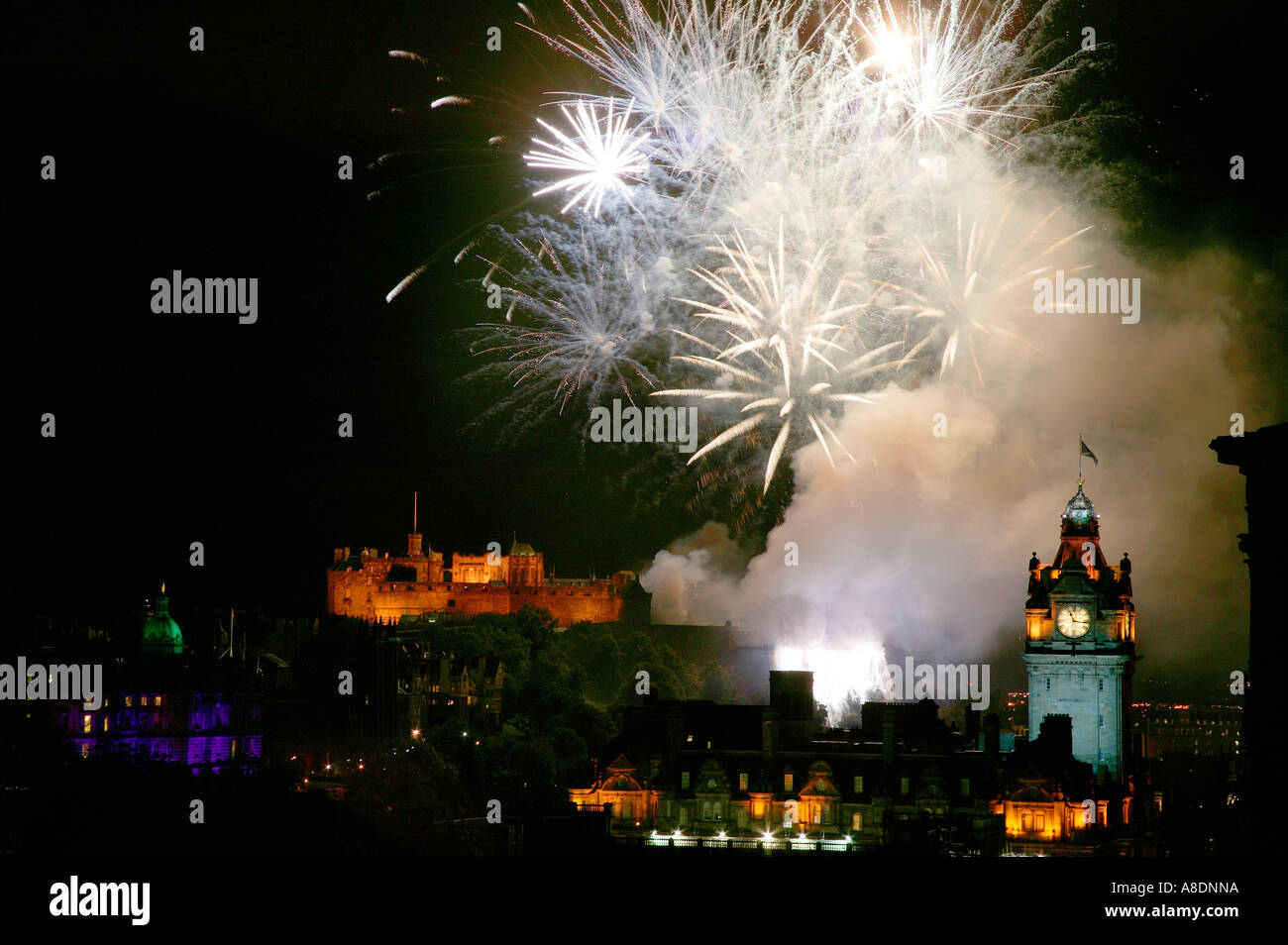 Fireworks silhouette scotland hi-res stock photography and images - Alamy