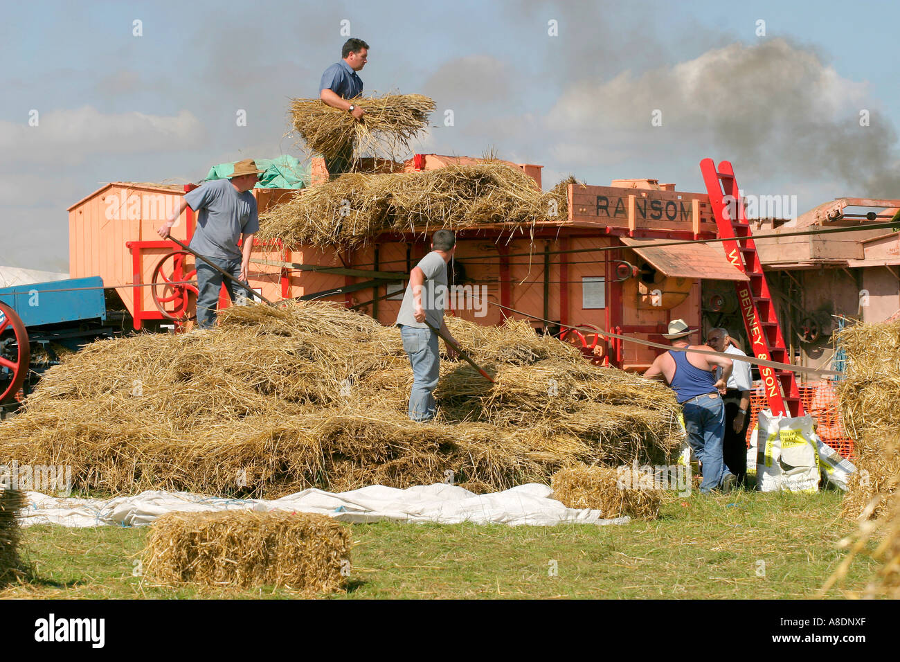 Steam thresher hi-res stock photography and images - Alamy