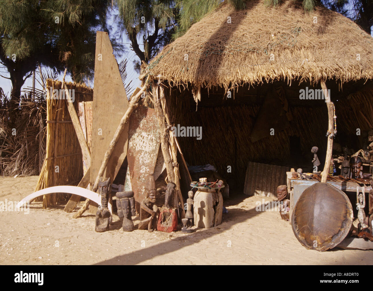 Craft village of senegal hi-res stock photography and images - Alamy