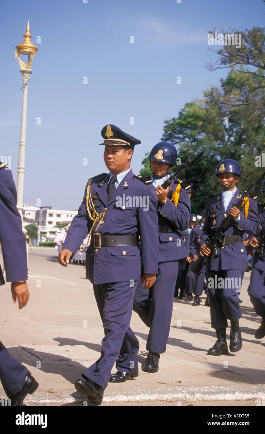 Cambodia Soldiers Marching Phnom Penh Stock Photo - Alamy