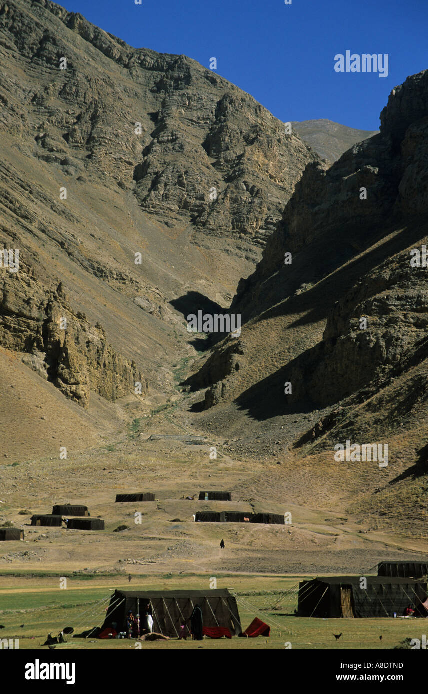 Rural afghanistan women hi-res stock photography and images - Alamy