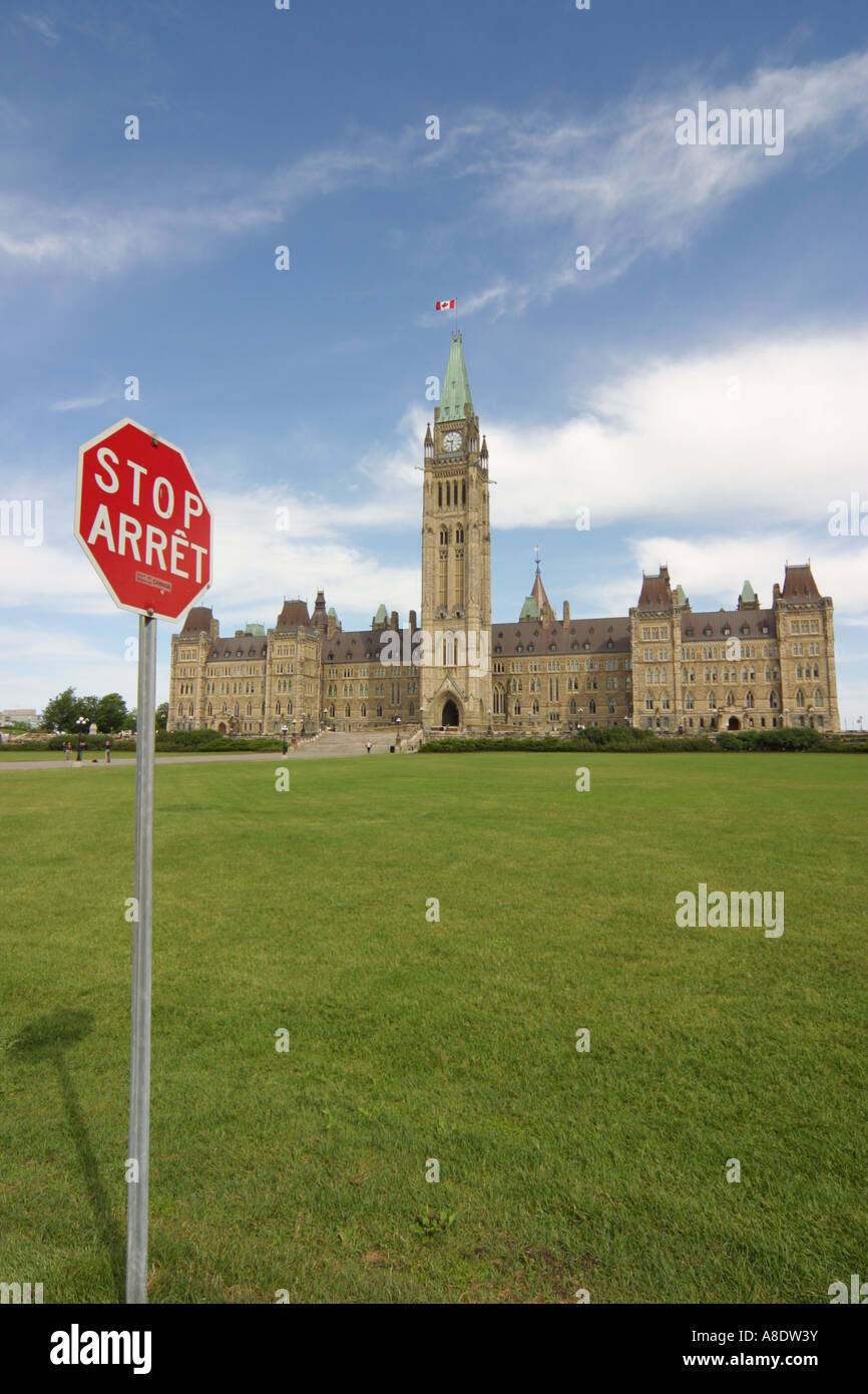Stop Arret road sign, Canadian parliament building, Parliament Hill ...