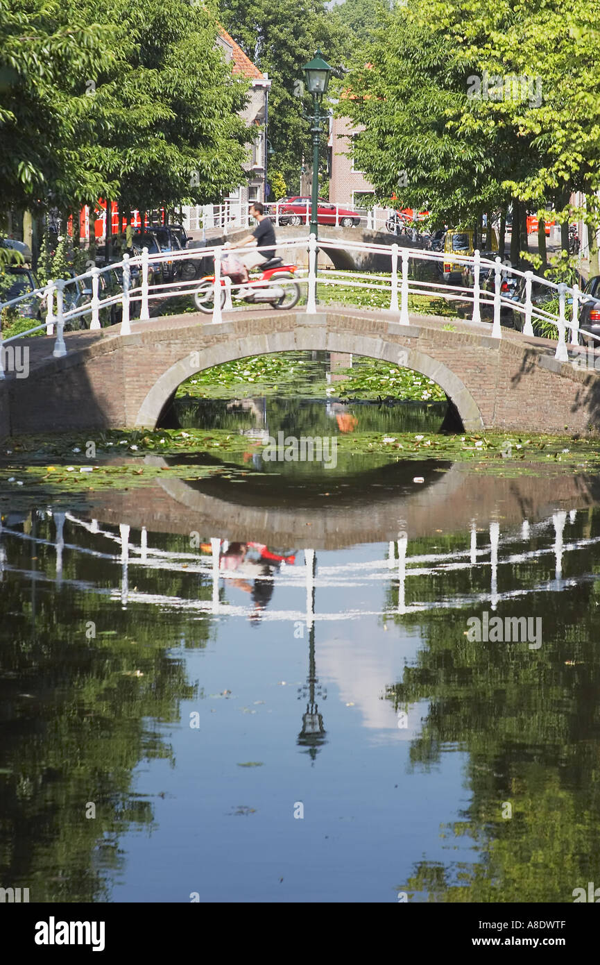 Delft bridge over canal hi-res stock photography and images - Alamy