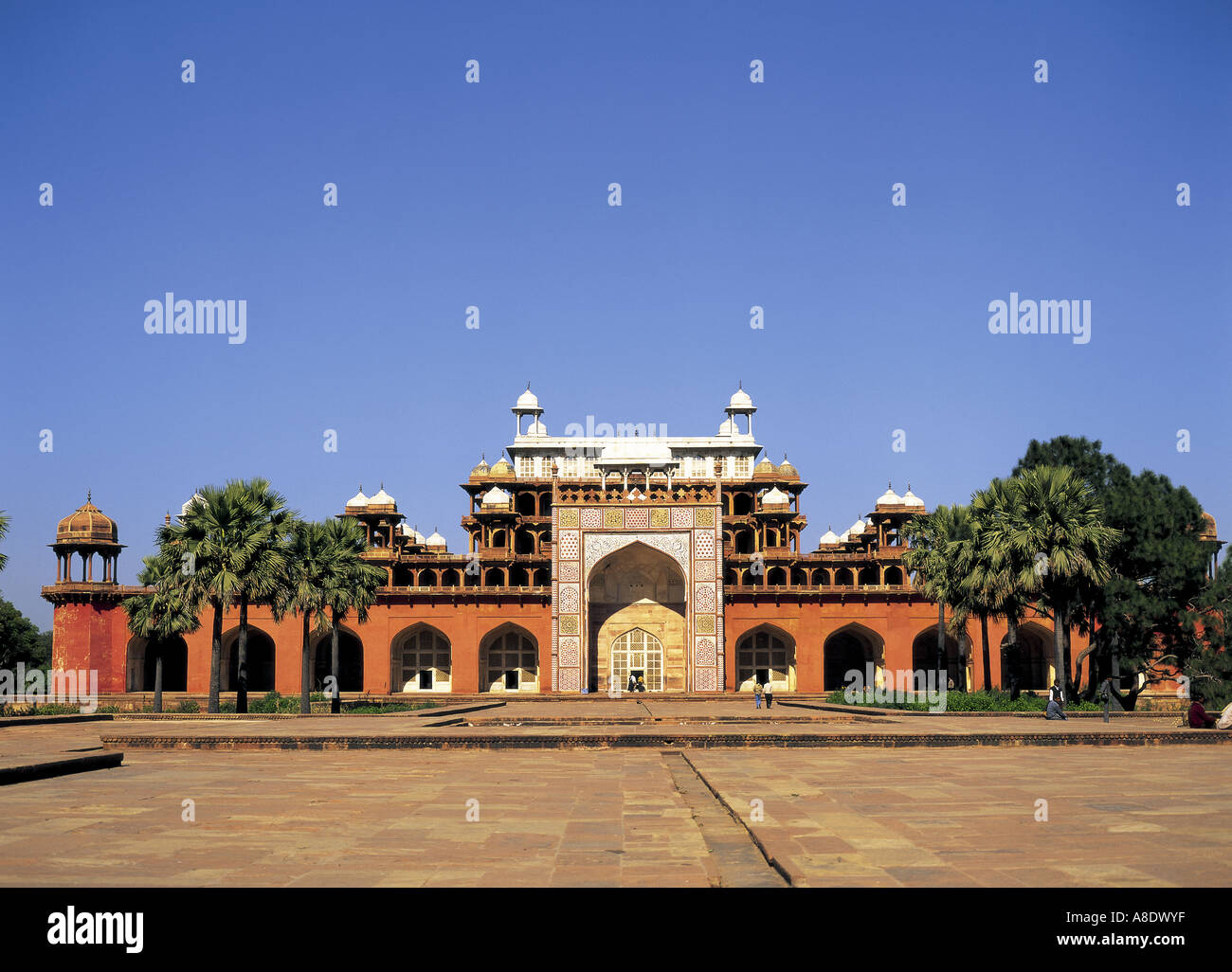 Emperor akbars tomb hi-res stock photography and images - Alamy