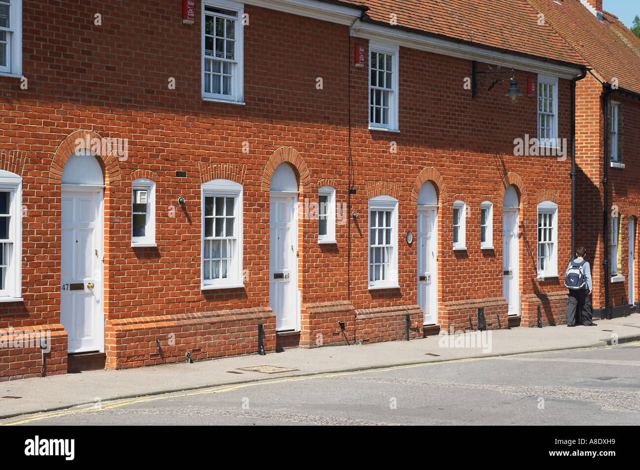 Repetitive row of houses hi-res stock photography and images - Alamy