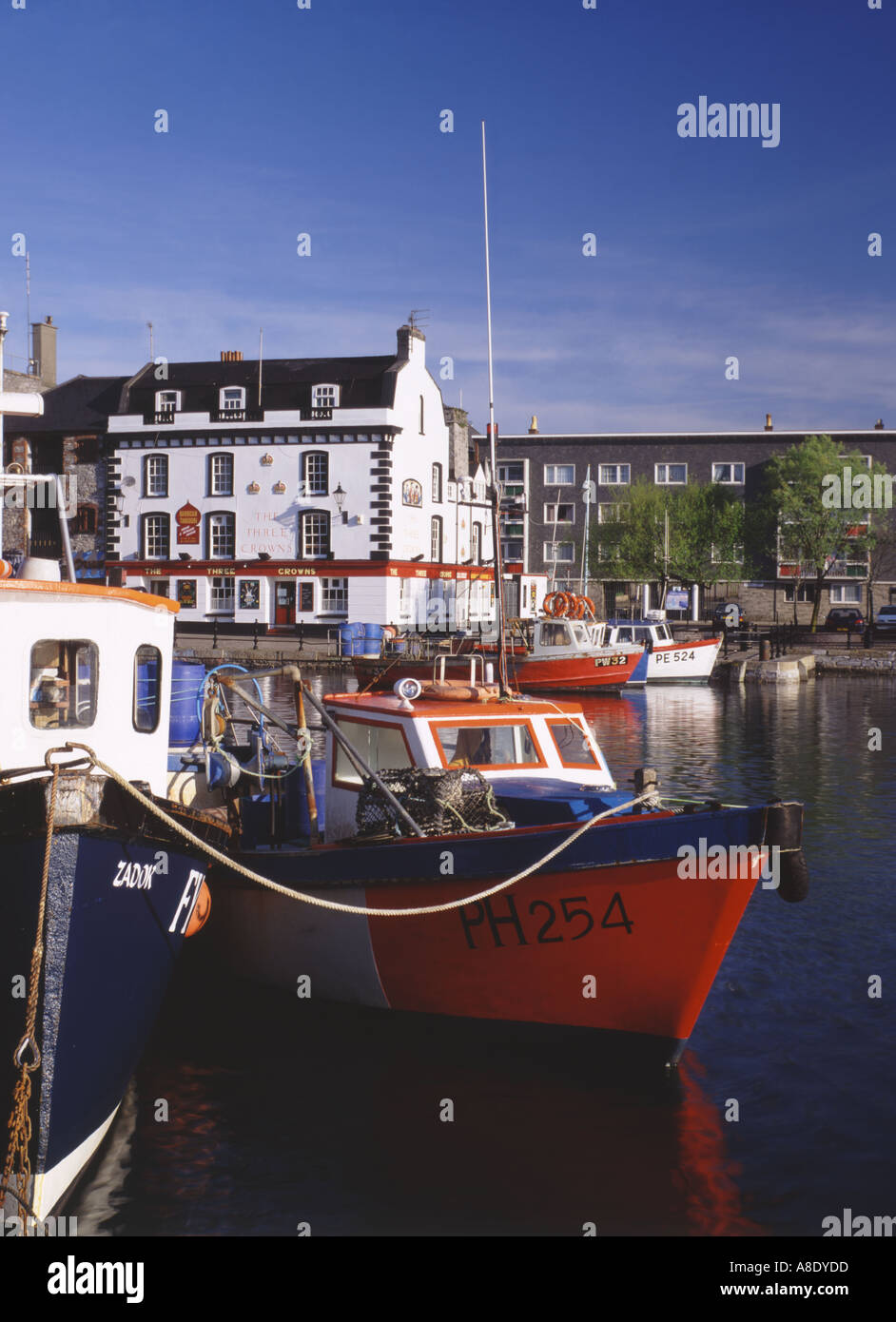 Plymouth harbour and trawlers hi-res stock photography and images - Alamy