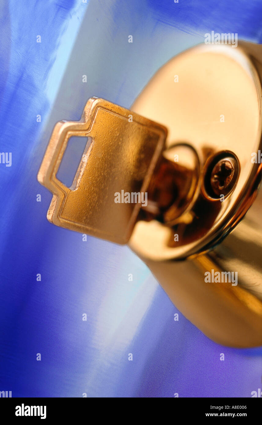 Deadbolt locking hi-res stock photography and images - Alamy