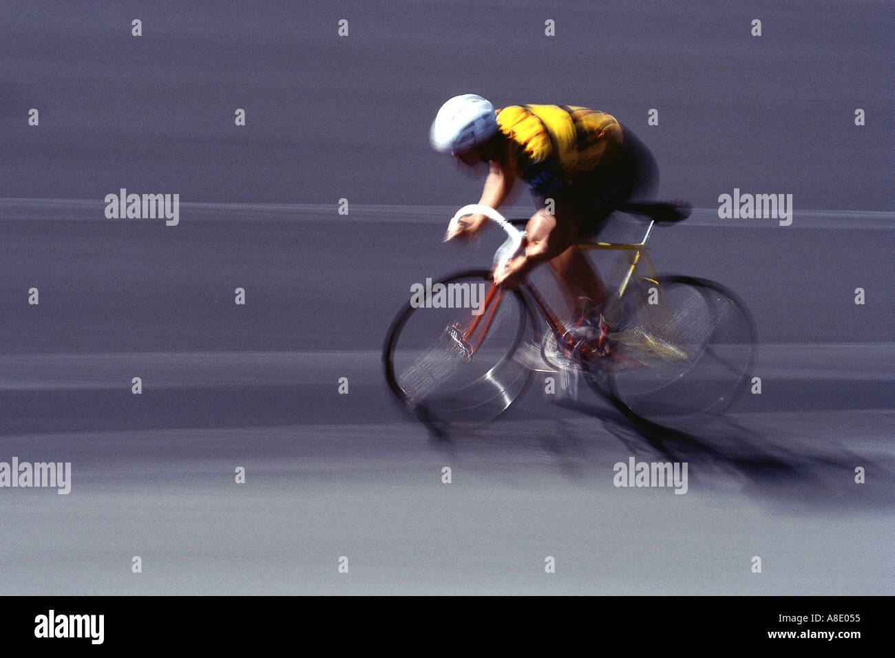 Bicycle track racing hi-res stock photography and images - Alamy