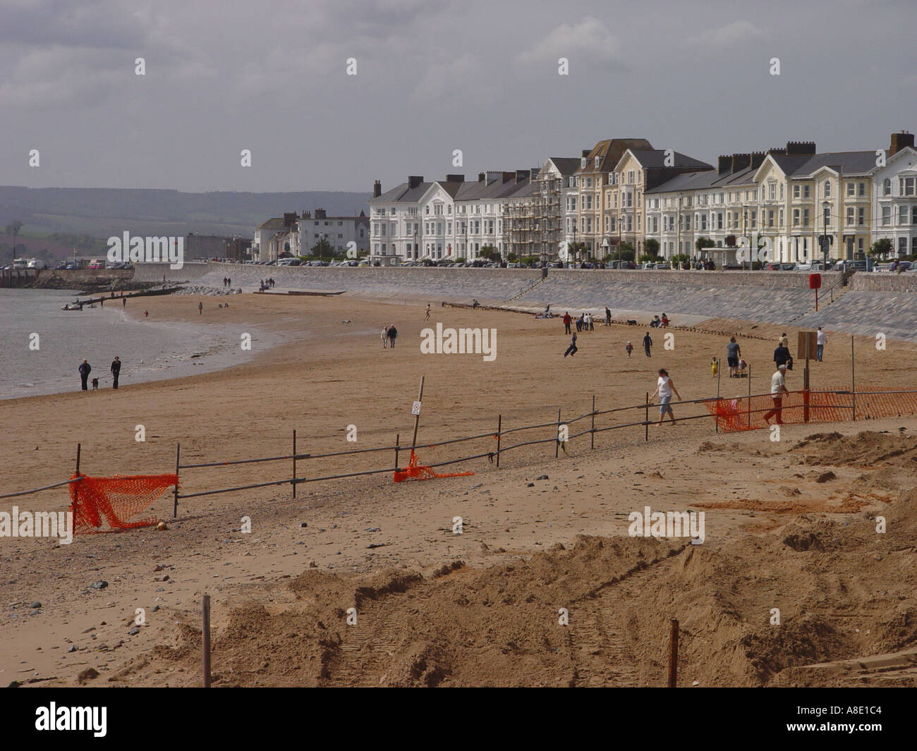 Exmouth beach and promenade hi-res stock photography and images - Alamy