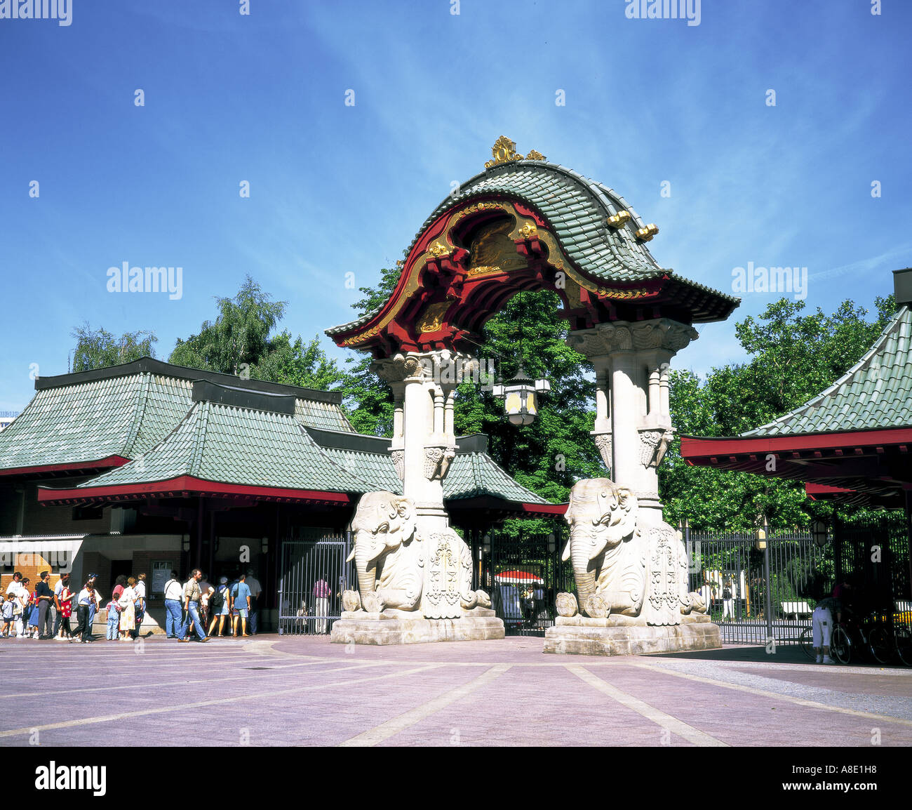 Berlin zoo hi-res stock photography and images - Alamy
