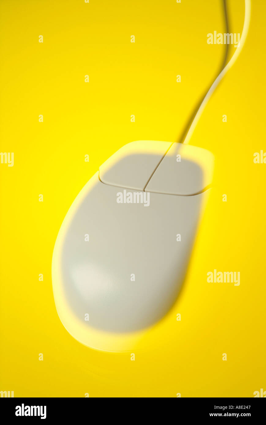 Yellow computer mouse hi-res stock photography and images - Alamy