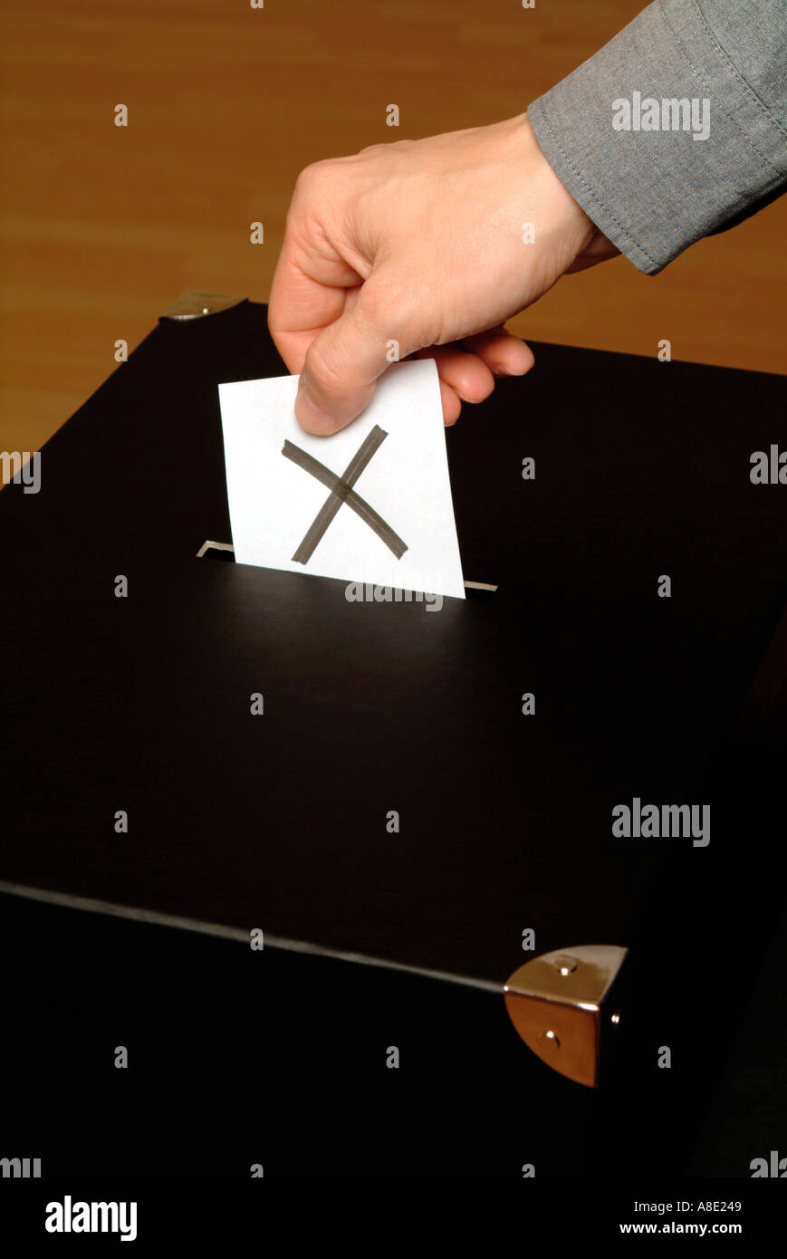 X candidate cast hi-res stock photography and images - Alamy