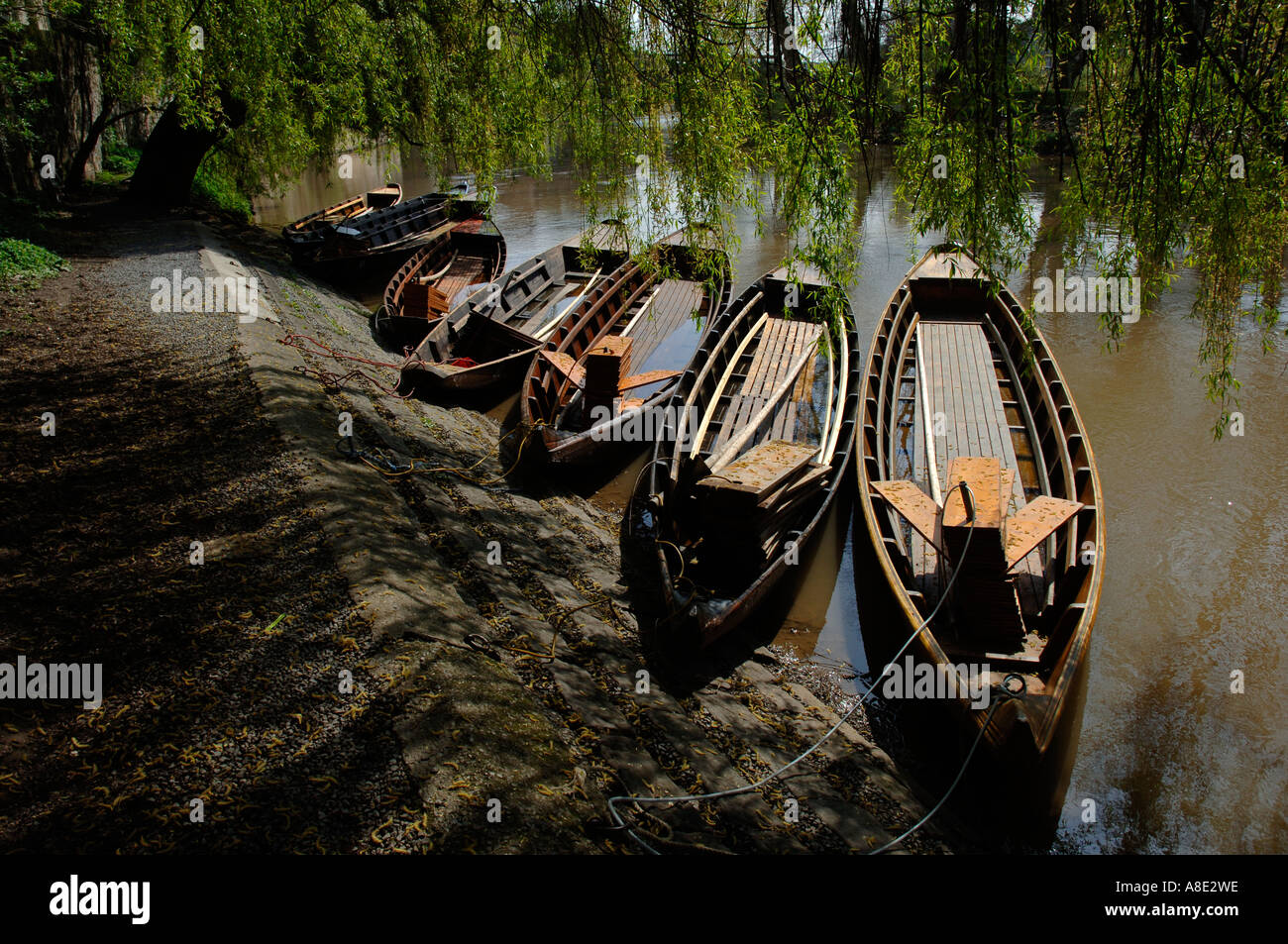 Punt boats hi-res stock photography and images - Alamy