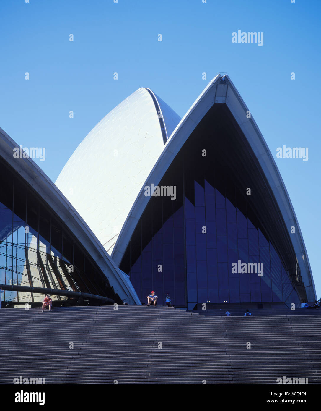Sydney opera house in profile hi-res stock photography and images - Alamy