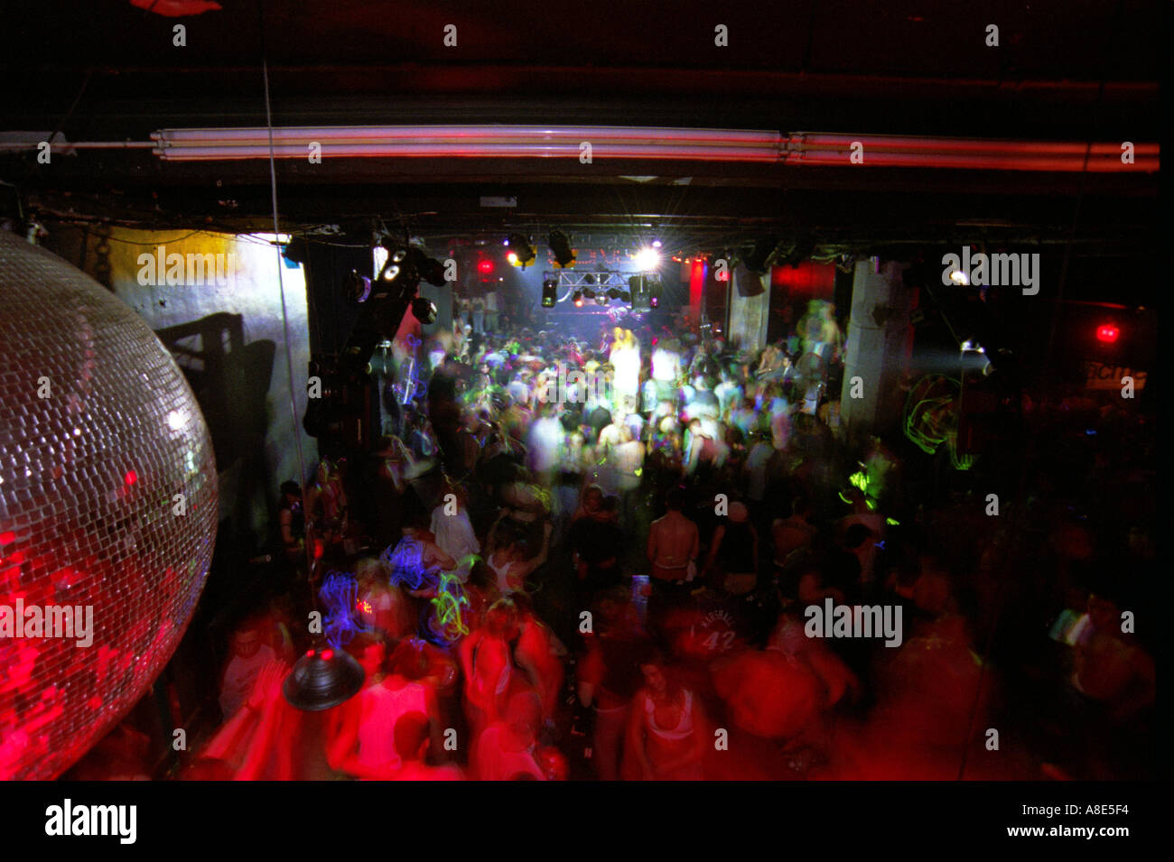 Montreal night club hi-res stock photography and images - Alamy