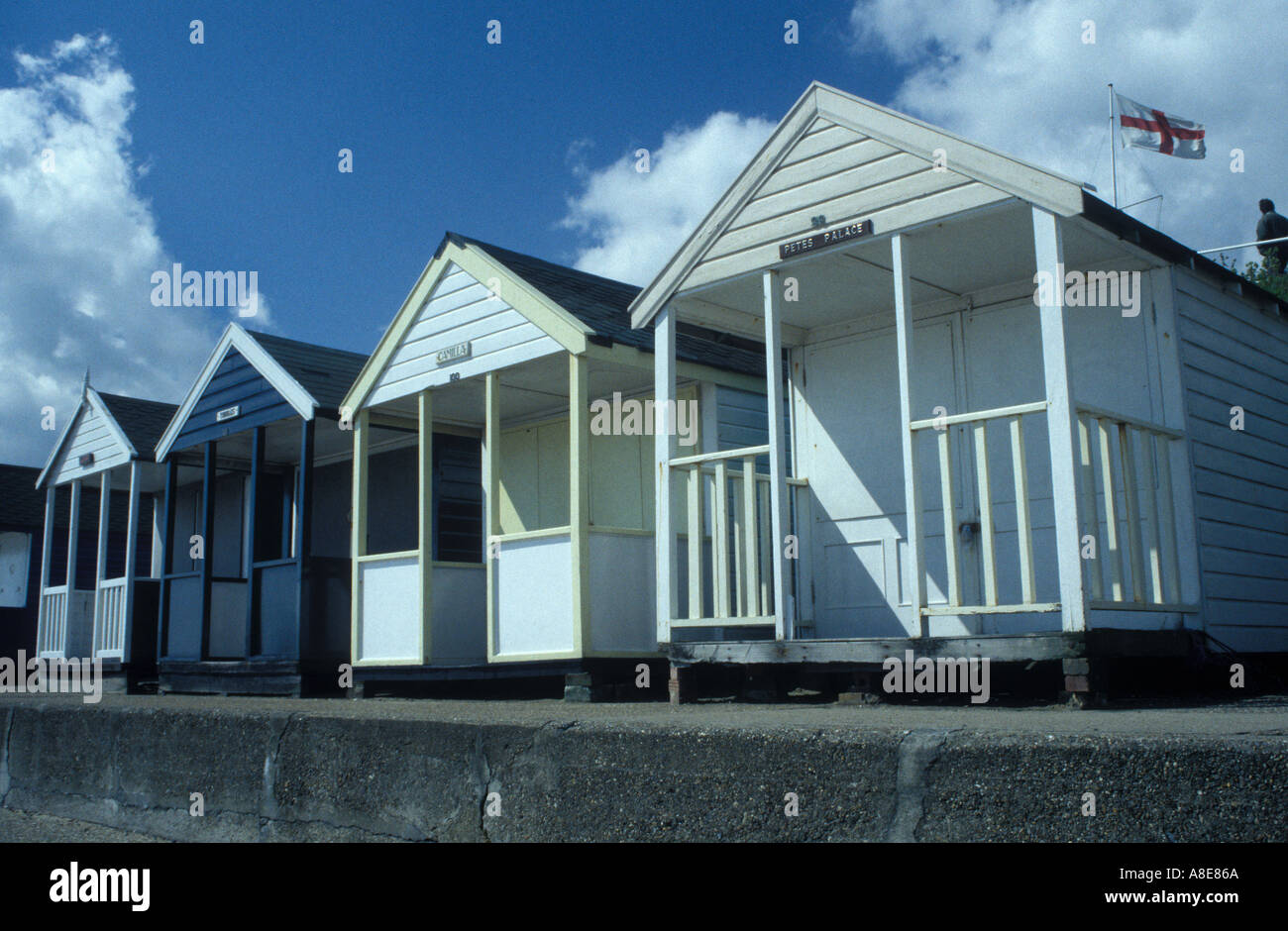 beach chalets bridlington beach Stock Photo - Alamy