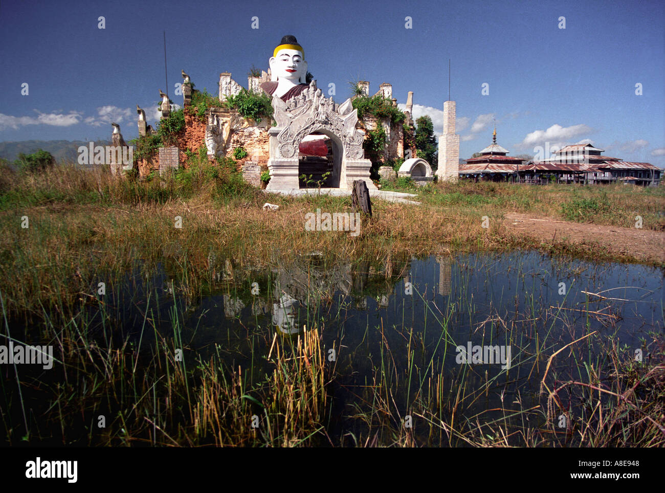 Burma Inle Lake Buddha in crumbling temple Stock Photo - Alamy