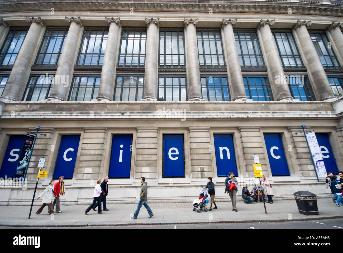 People outside the Science Museum in Kensington London Stock Photo - Alamy