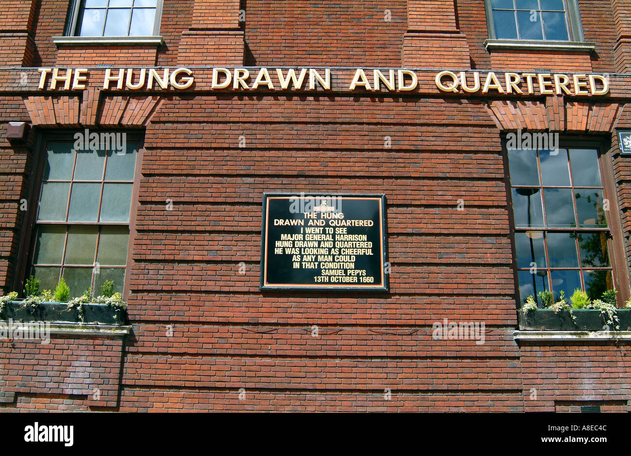 Hung drawn and quartered pub hi-res stock photography and images - Alamy