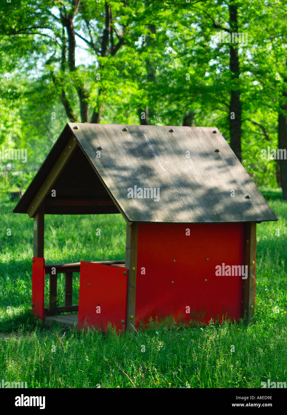little house Stock Photo - Alamy
