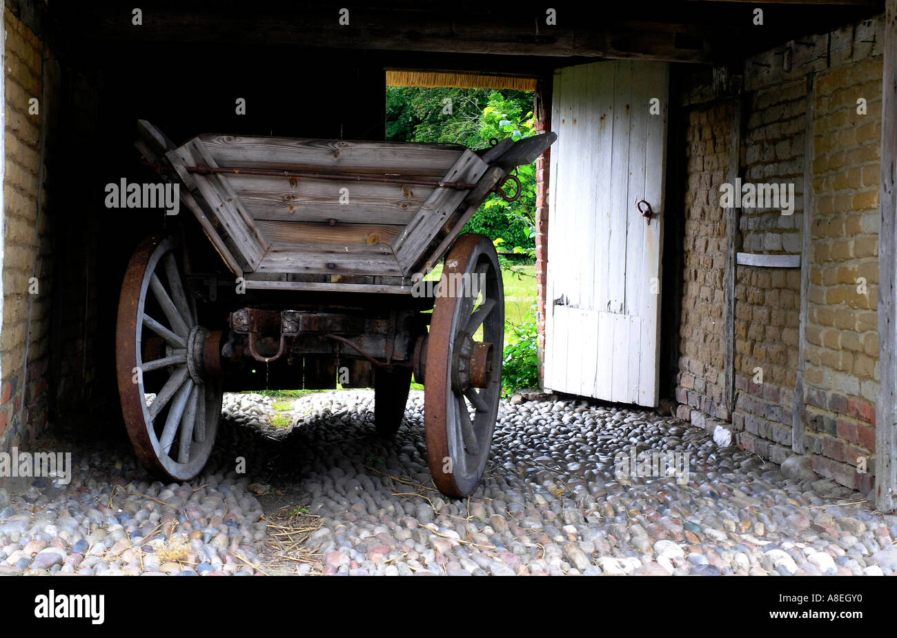 Farm carriage hi-res stock photography and images - Alamy