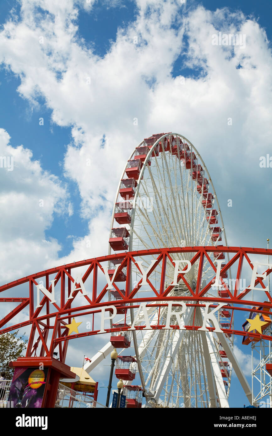 CHICAGO Illinois Ferris wheel behind Navy Pier Park sign Stock Photo ...