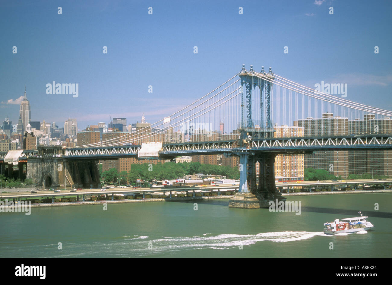 Manhattan suspension bridge across hi-res stock photography and images ...