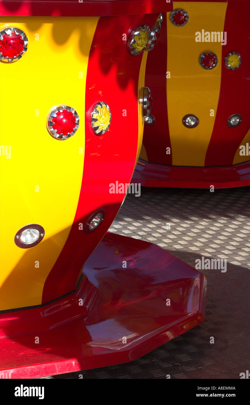 Funfair red yellow sideshow sideshows hi-res stock photography and ...