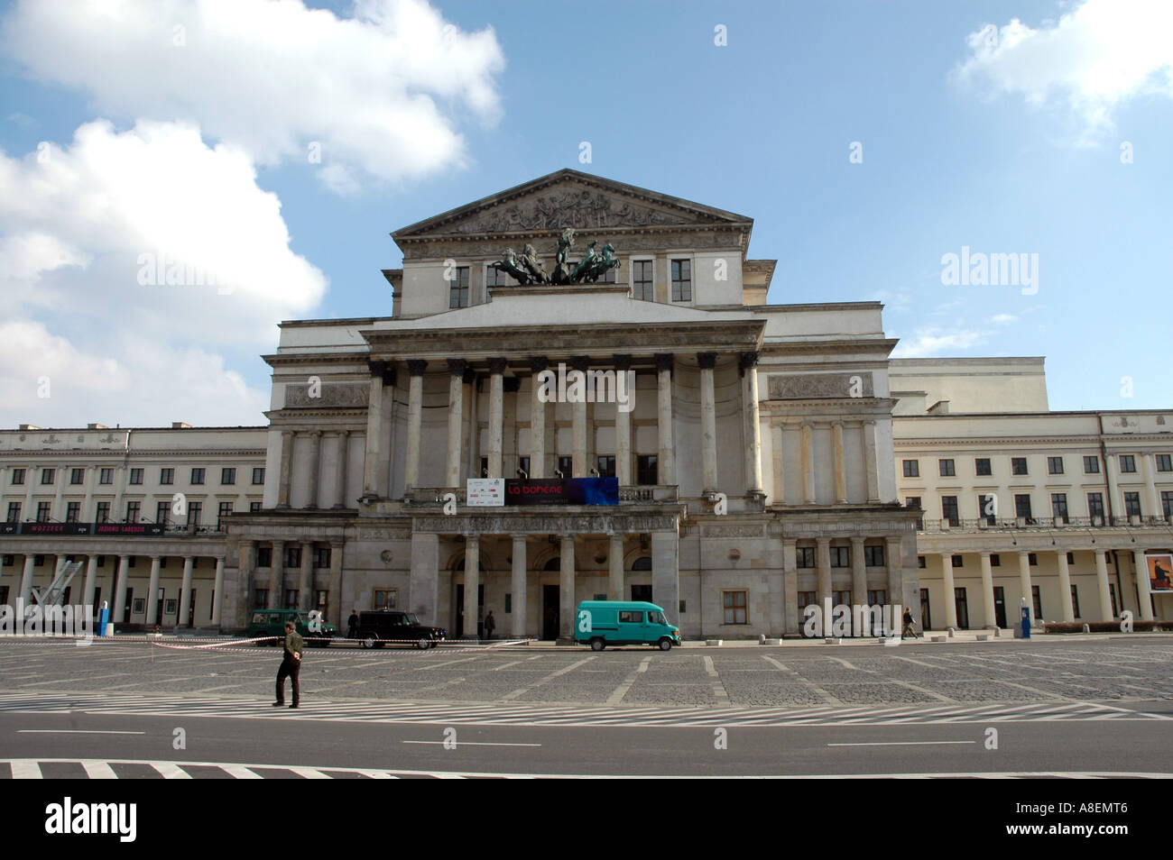 Theatre national opera hi-res stock photography and images - Alamy