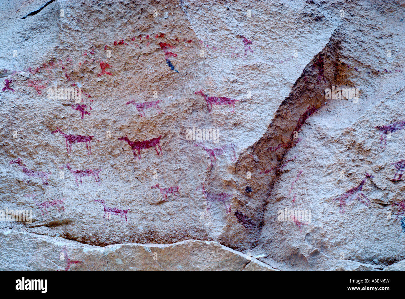 Prehistoric hunting men hi-res stock photography and images - Alamy