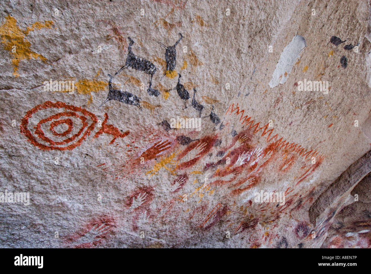 Cueva de las Manos del Rio Pinturas, Cave of the Hands, Patagonia ...