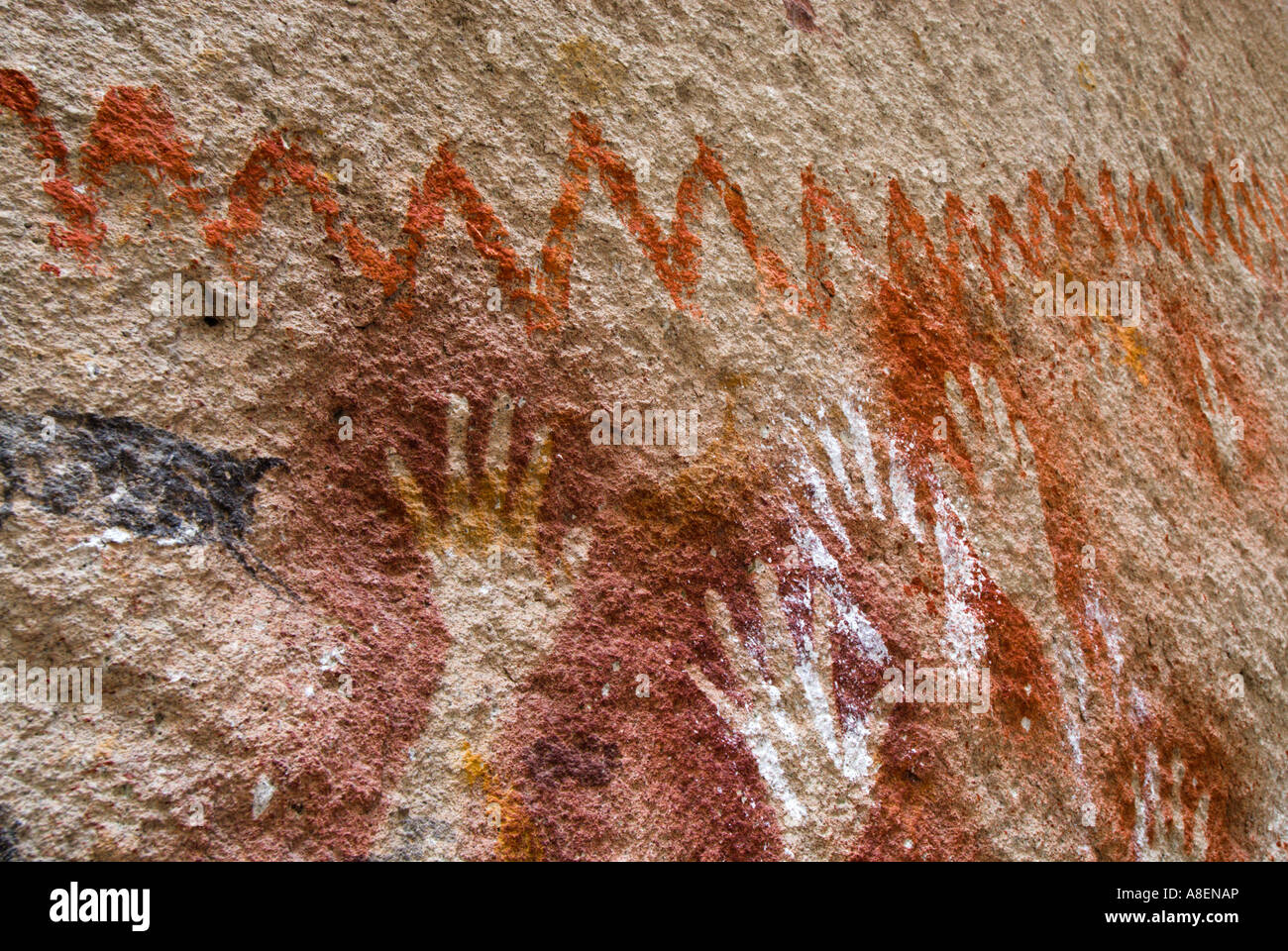 Cueva de las Manos del Rio Pinturas, Cave of the Hands, Patagonia ...