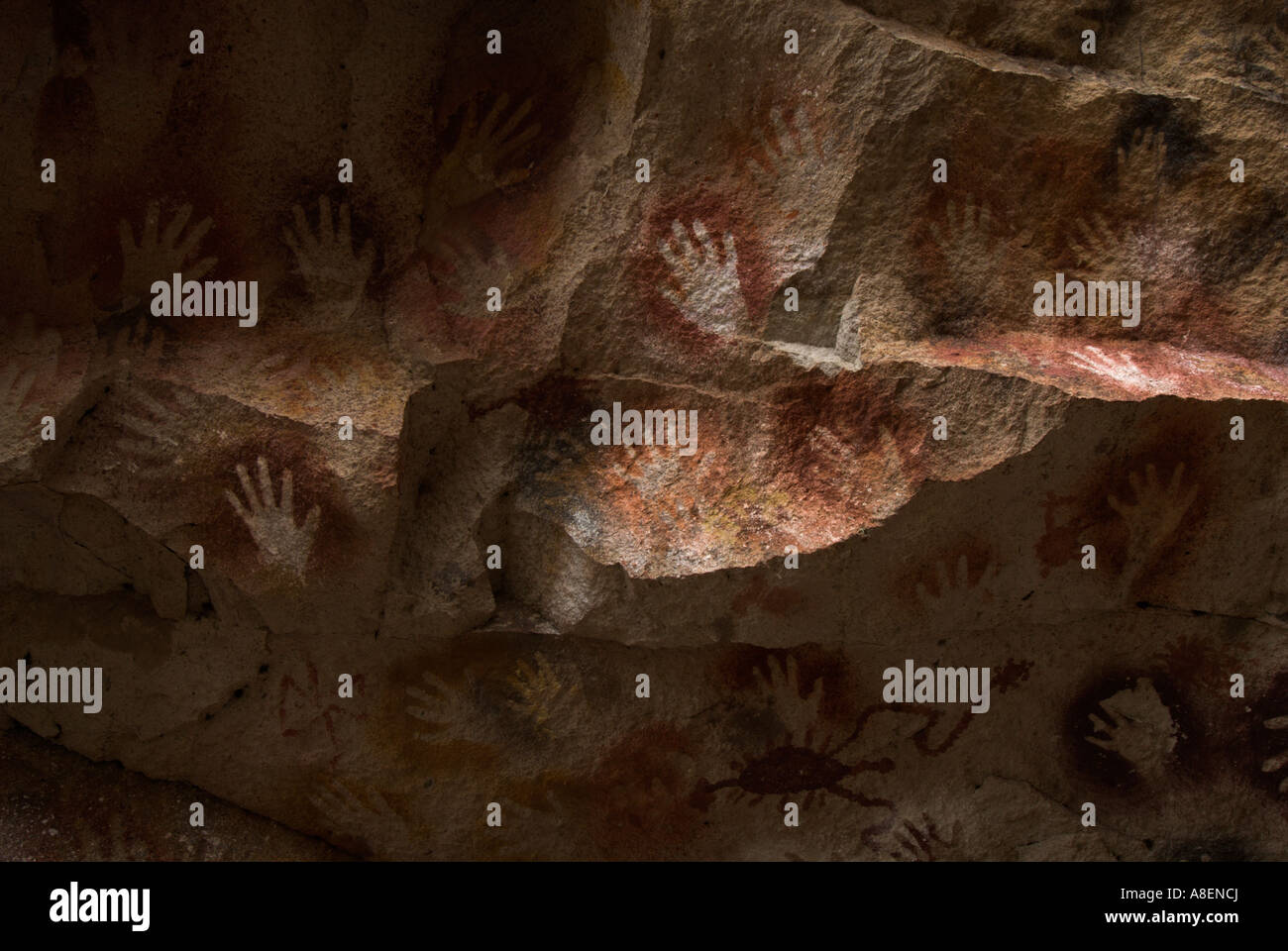 Cueva de las Manos del Rio Pinturas, Cave of the Hands, Patagonia ...