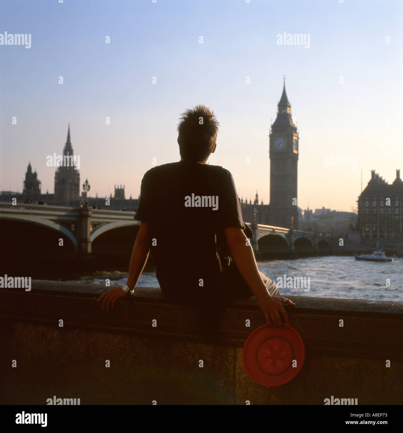 Embankment wall hi-res stock photography and images - Alamy