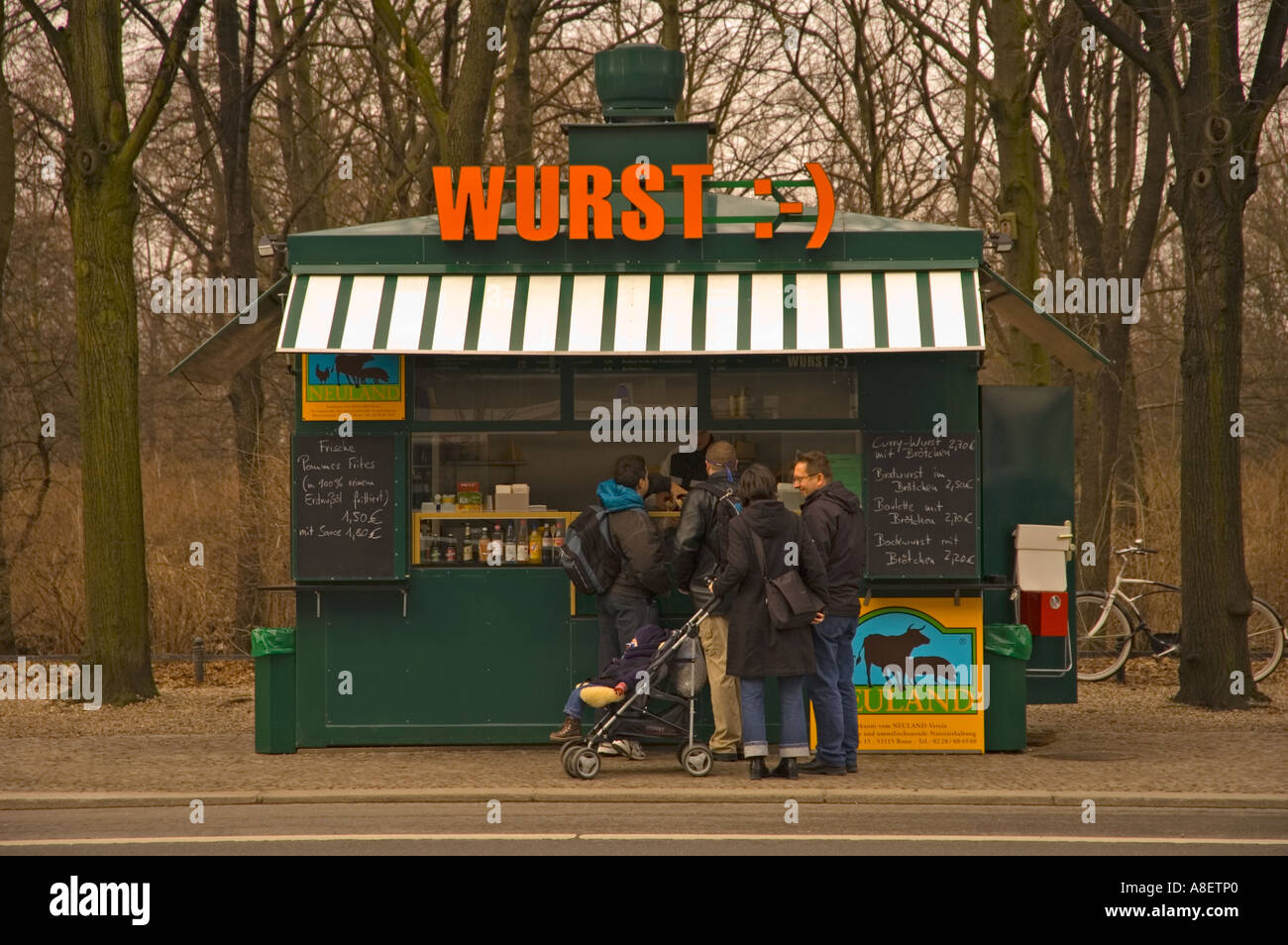Traditional sausage stand in Brandenburg Platz in central Berlin ...