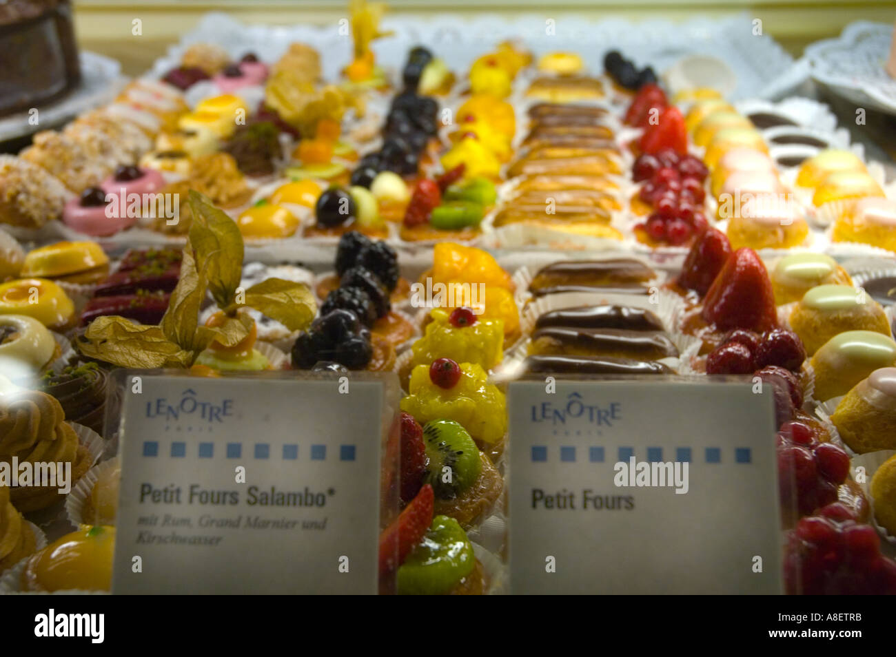 Cake shop berlin hi-res stock photography and images - Alamy