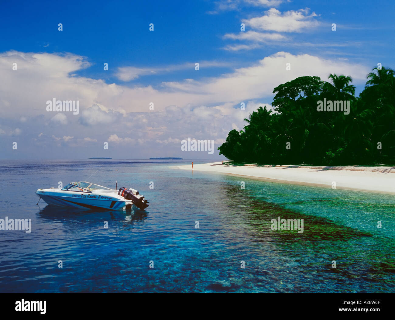 Maldives islands Indian ocean Baa atoll safari boat, beach Stock Photo ...