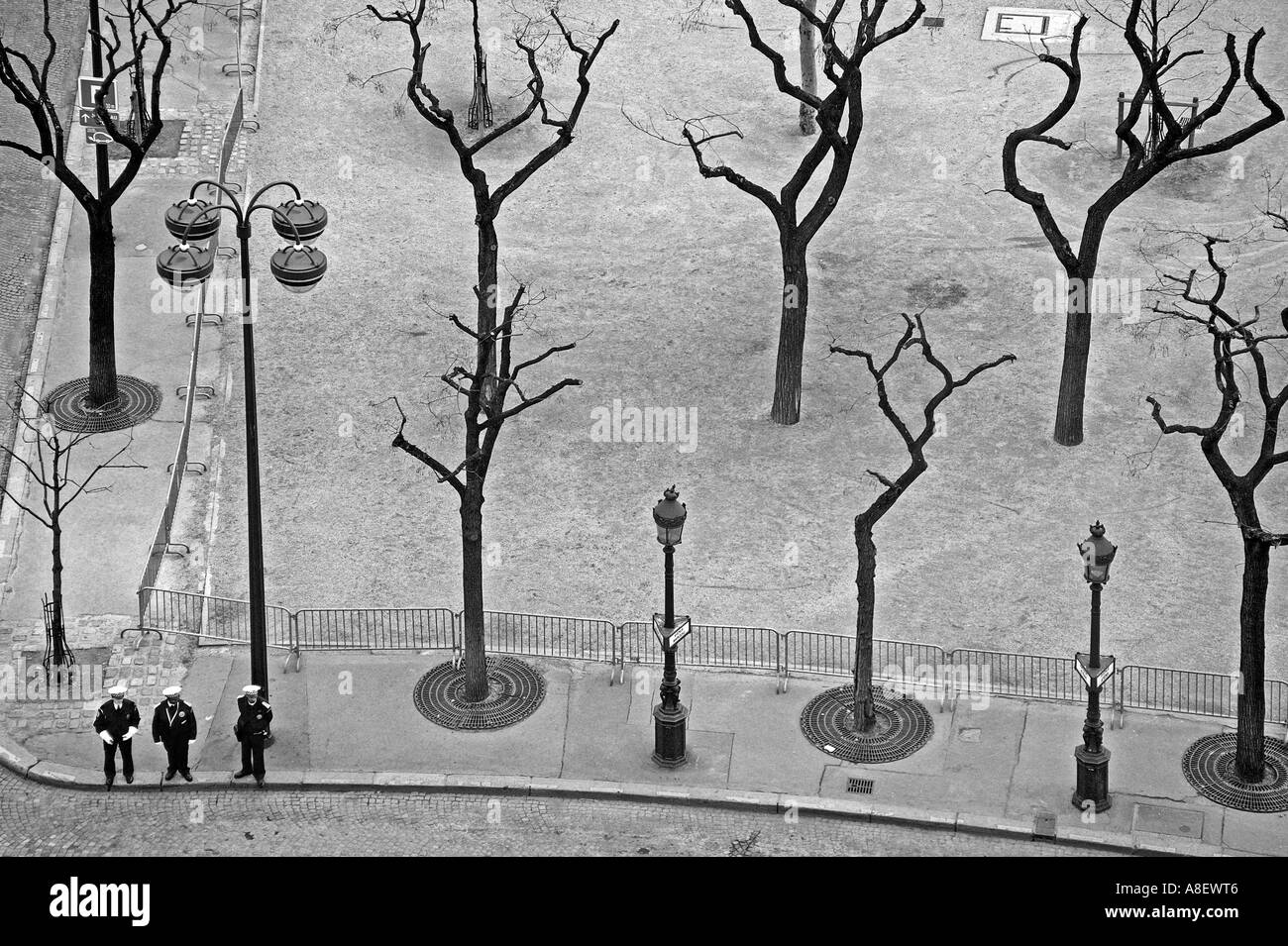 Standing on the corner park hi-res stock photography and images - Alamy