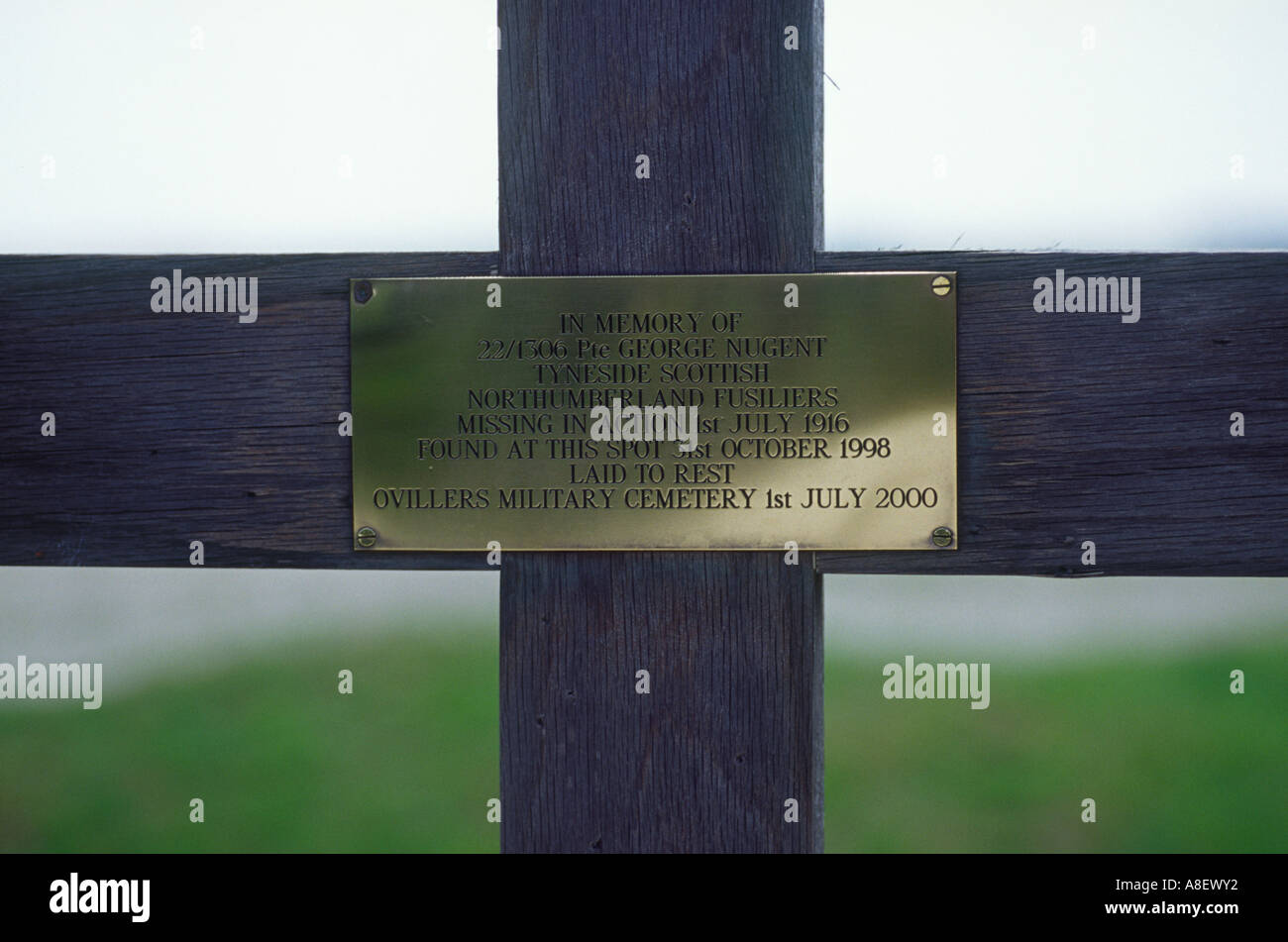 A cross commemorating the discovery of a WW1 soldier's body at ...