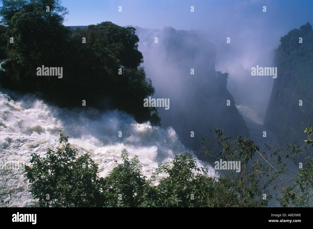 Devils cataract victoria falls zimbabwe hi-res stock photography and ...