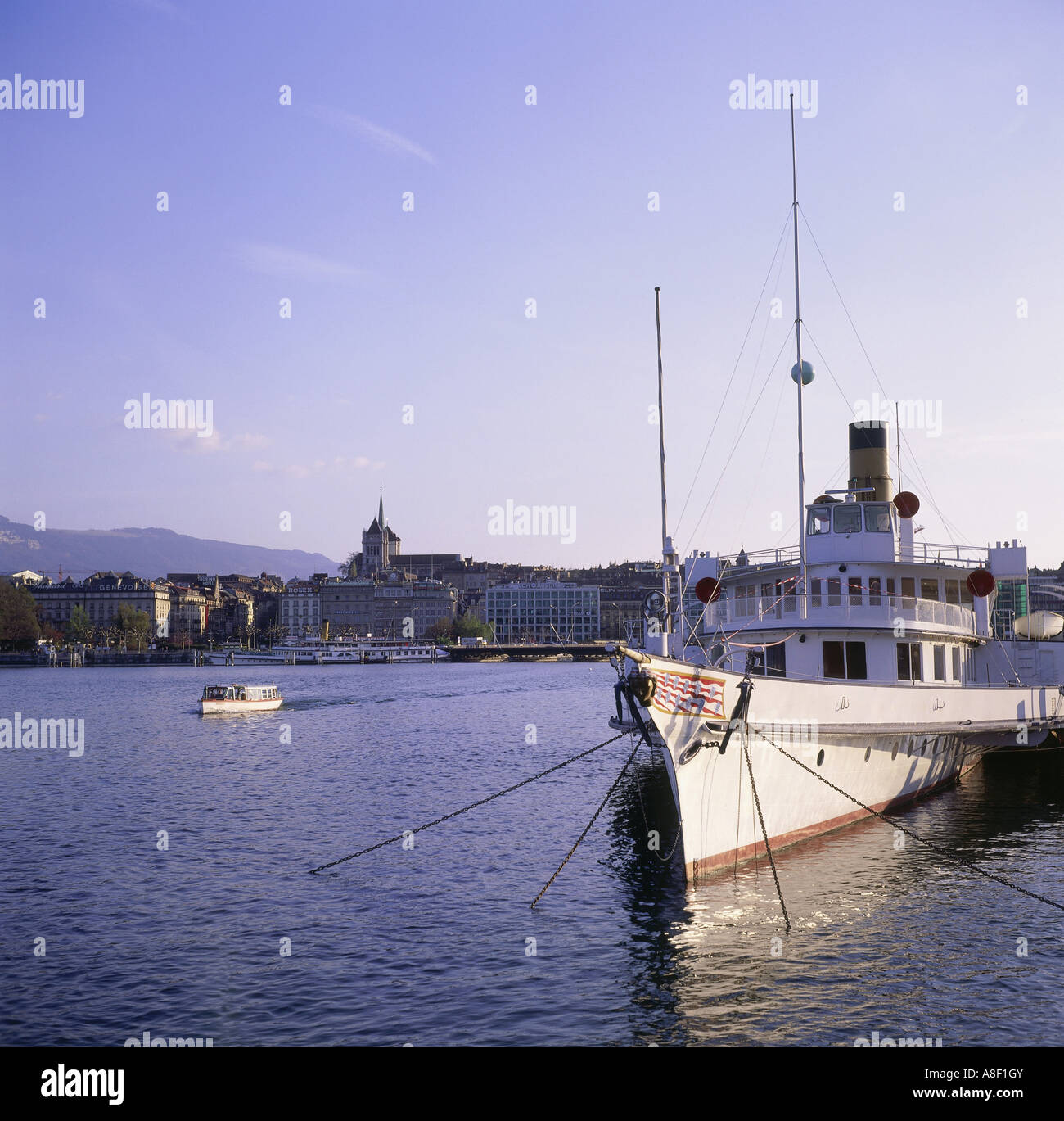 Ship on lake geneva genfersee lac leman hi-res stock photography and ...
