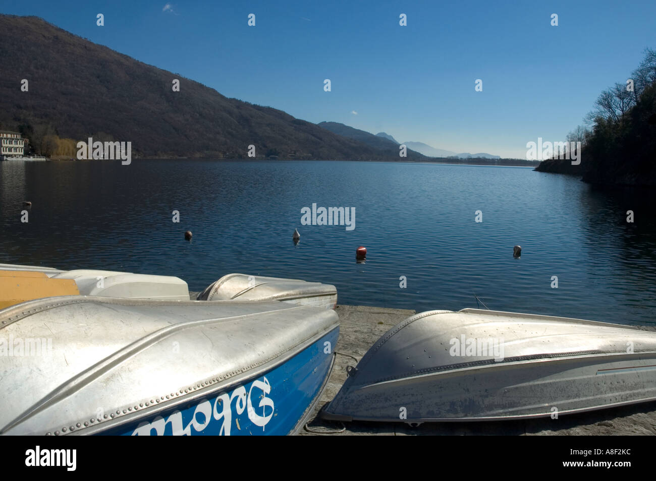 Lago di mergozzo maggiore hi-res stock photography and images - Alamy