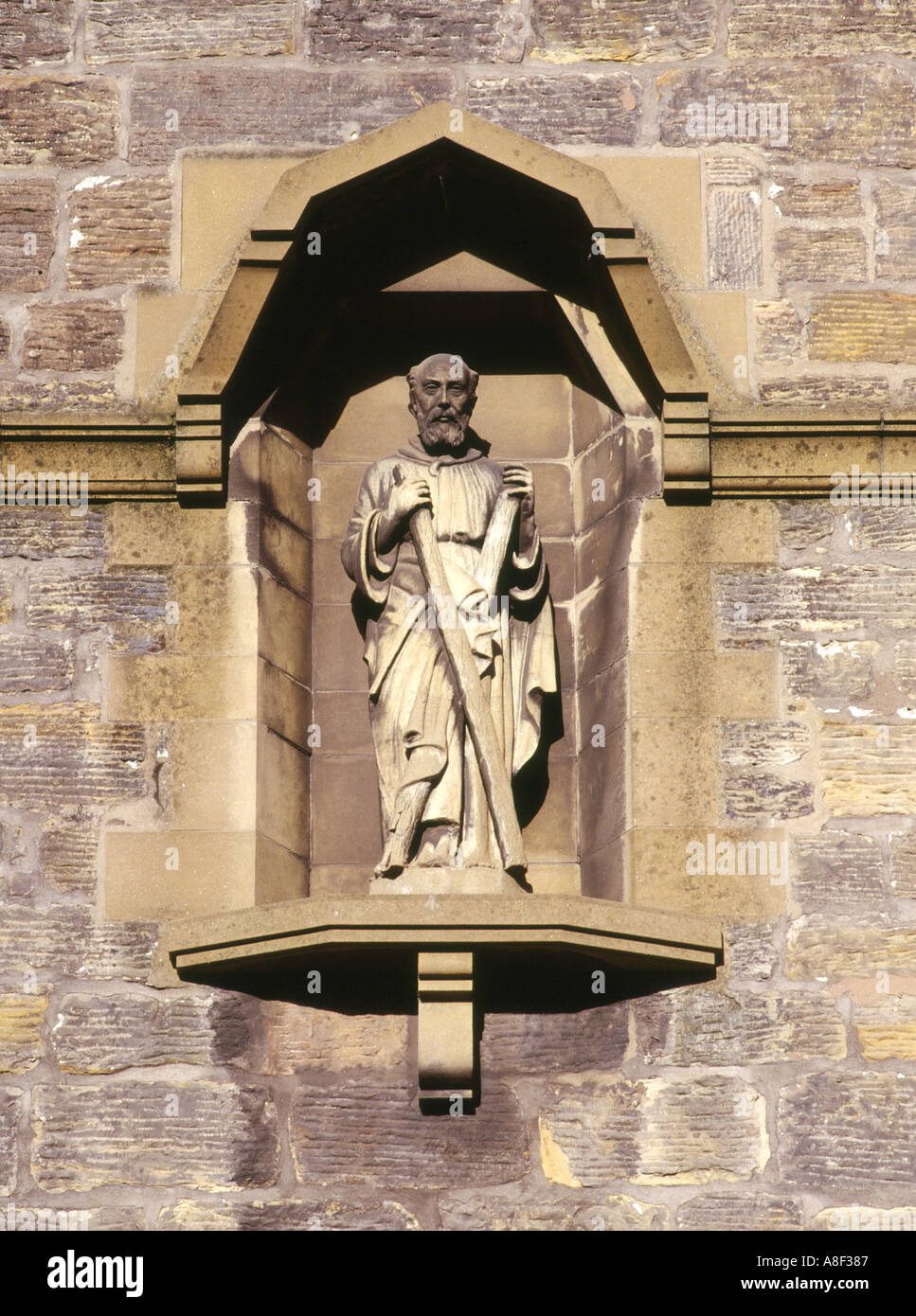 dh St Andrews statue Scotland ST ANDREWS FIFE Scottish Patron Saint ...