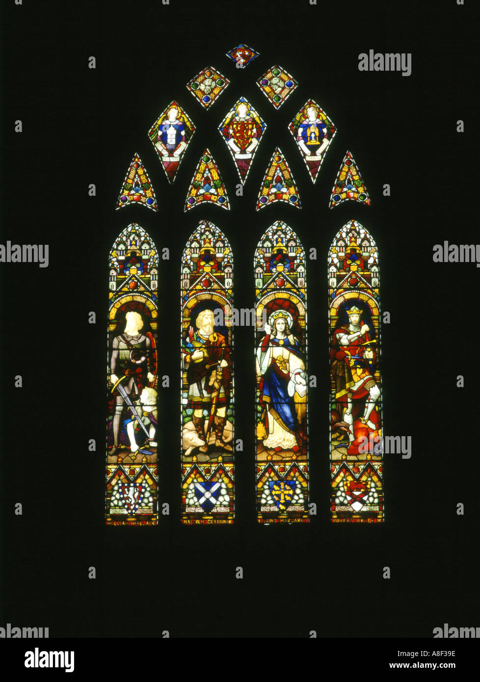 dh Abbey DUNFERMLINE FIFE Stainglass windows stain glass window Stock ...