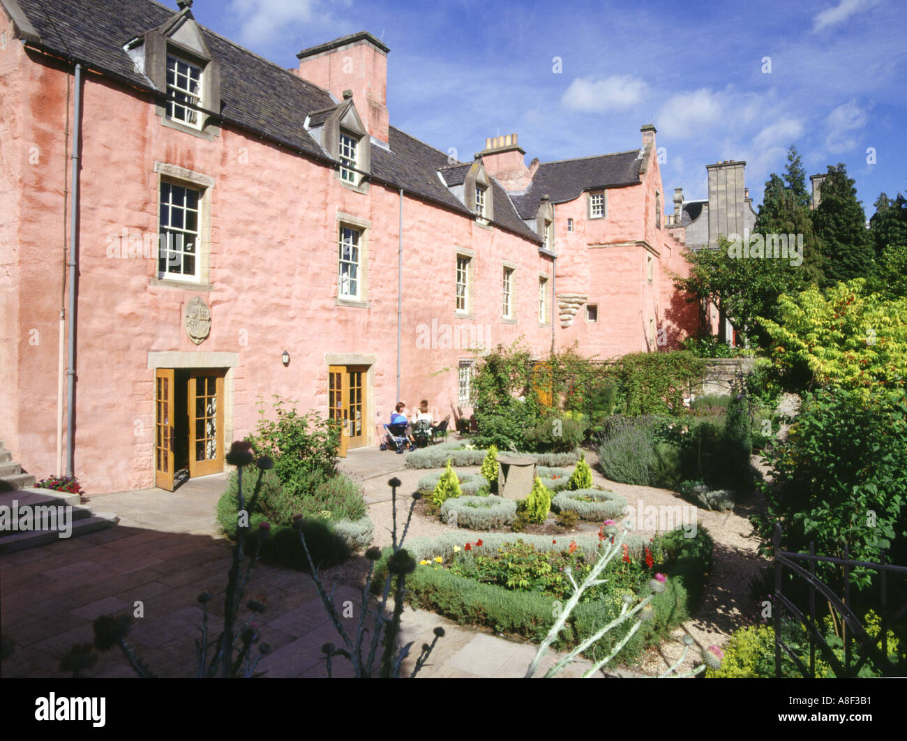 Abbot house dunfermline hi-res stock photography and images - Alamy