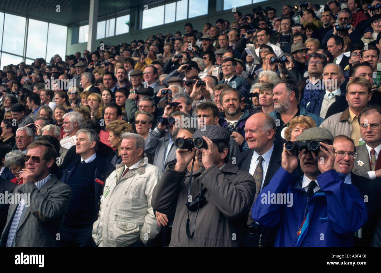 Races crowd hi-res stock photography and images - Alamy