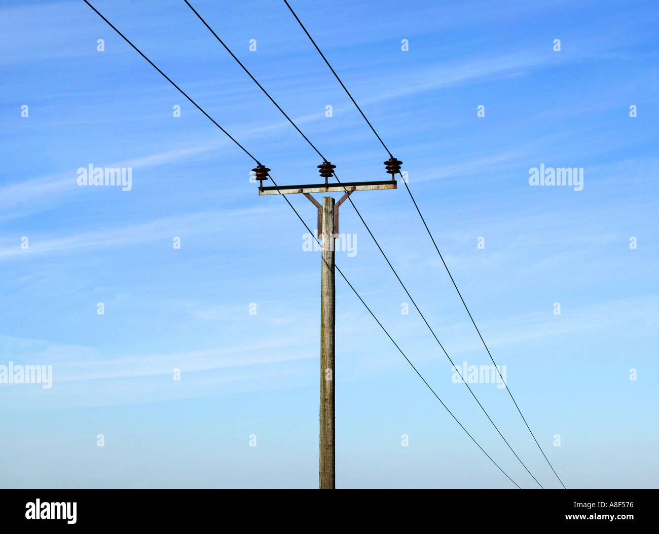 Electricity pylon pole hi-res stock photography and images - Alamy